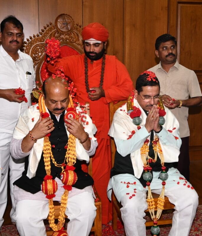 CM Bommai extends support to set up Adi Jagadguru Panchacharya ...